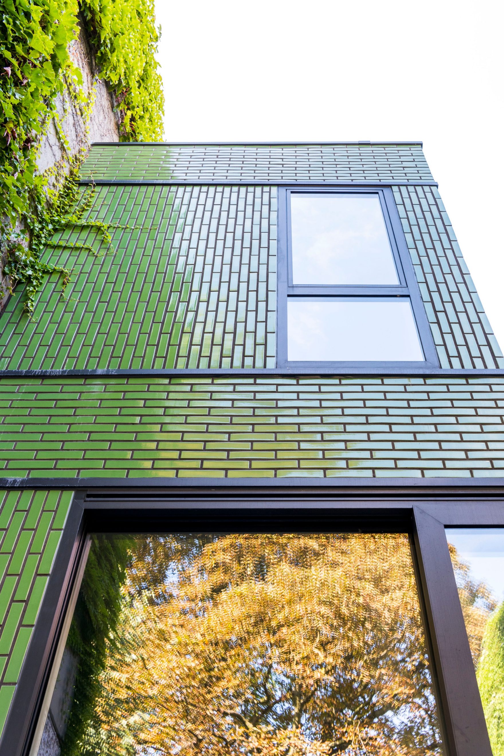 5 Ways to Elevate your Building Design with Glazed Bricks
