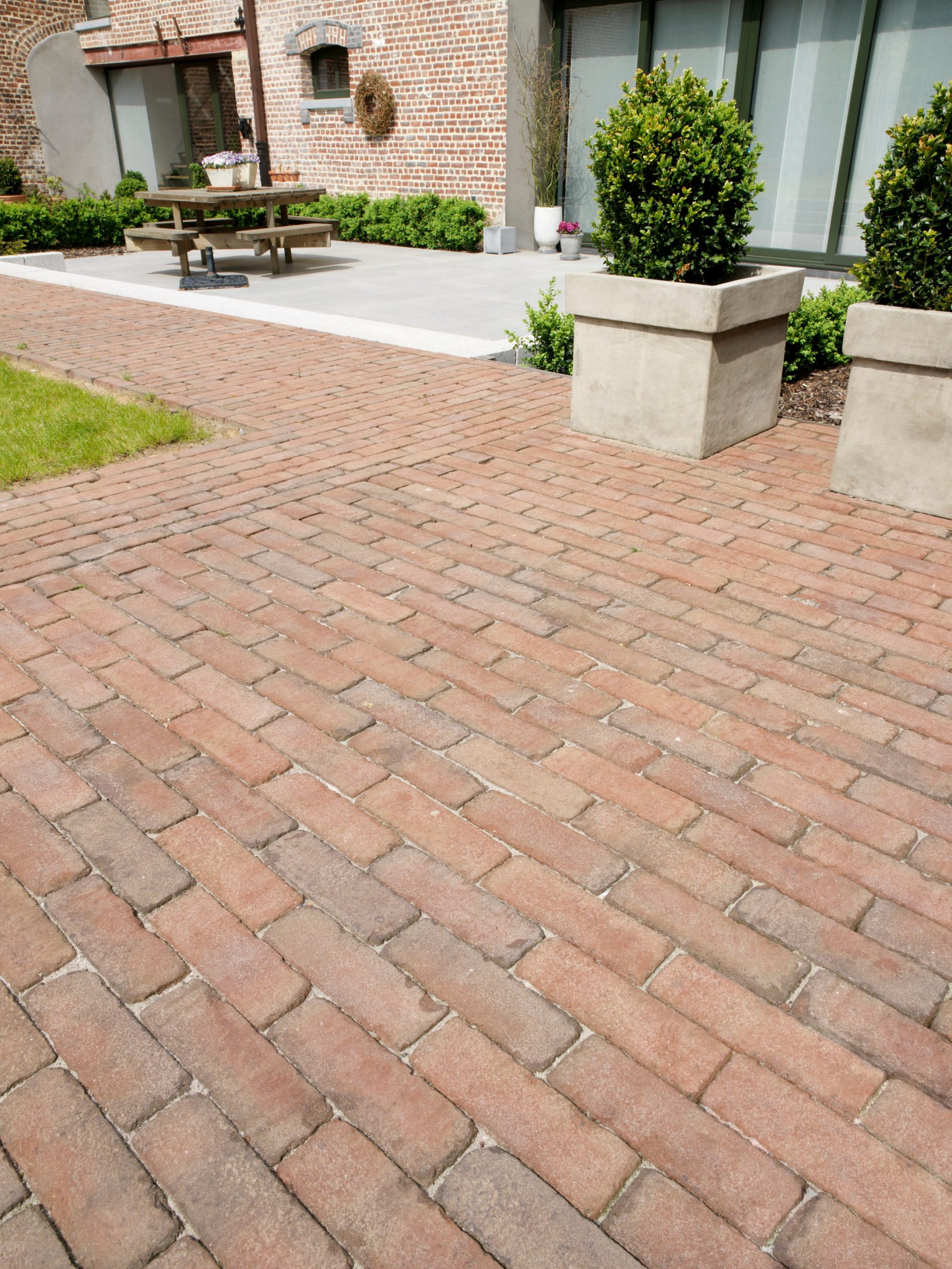 Mastering Garden Design with Clay Pavers